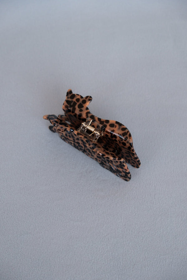 LAYING LEOPARD CLAW - PIPE AND ROW