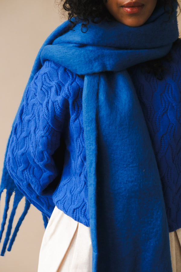 Super soft chunky vibrant cobalt blue scarf fringe detail | PIPE AND ROW