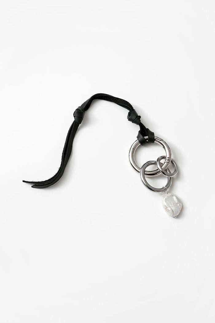 KEYCHAINS KEYCHAIN FUR POM POM | PIPE AND ROW